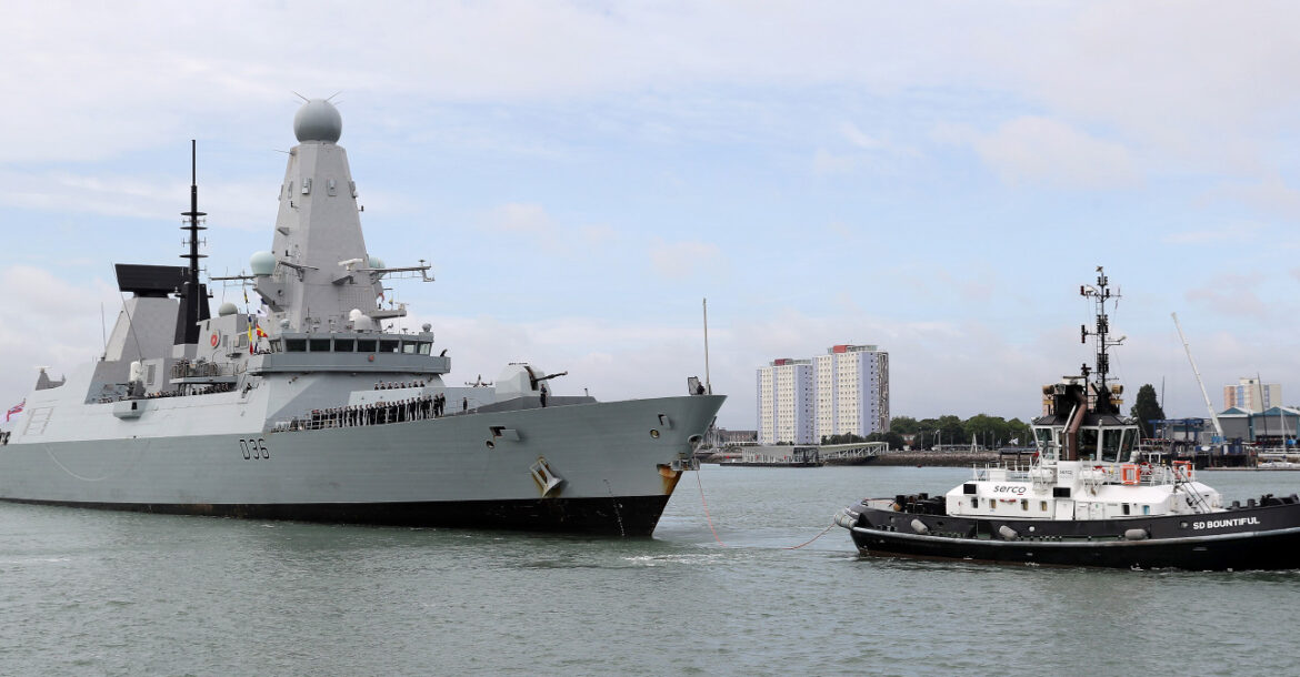British Navy Demonstrates HMS Defender Capabilities - Defencenet.ae